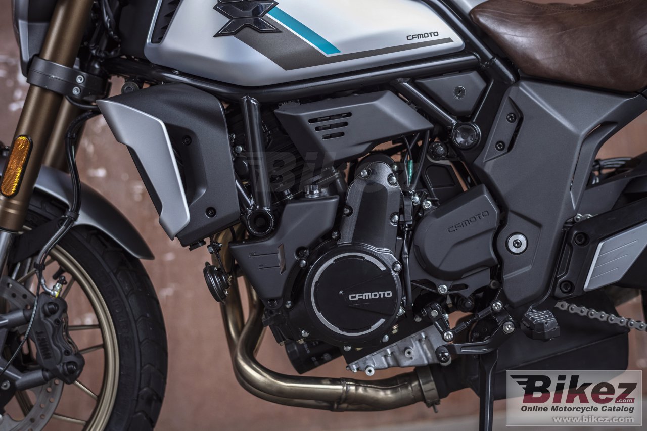 CF Moto 700 CL-X Heritage poster