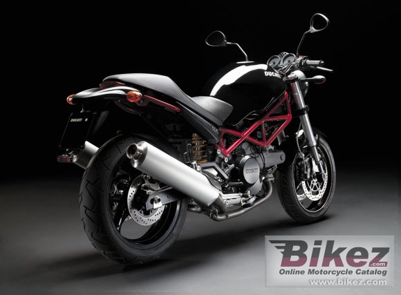 Ducati Monster 695 gallery