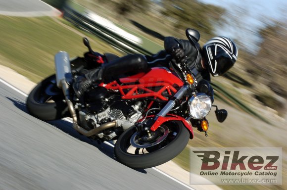 Ducati Monster 695 gallery