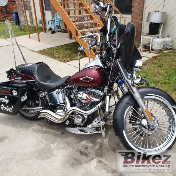 Harley-Davidson Heritage Softail Classic gallery