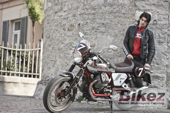 Moto Guzzi V7 Racer gallery