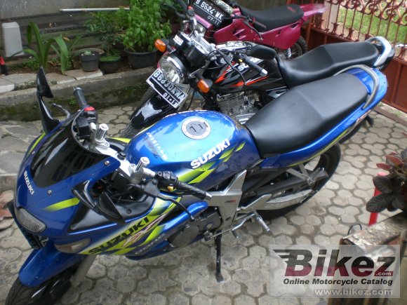 Suzuki FXR 150 gallery