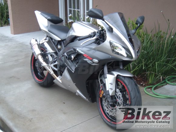 Yamaha YZF R1 gallery